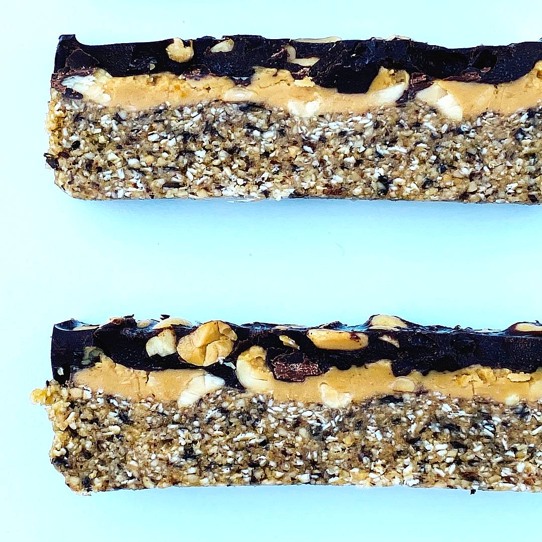 Raw snickers kage – Dorthe Thisgaard